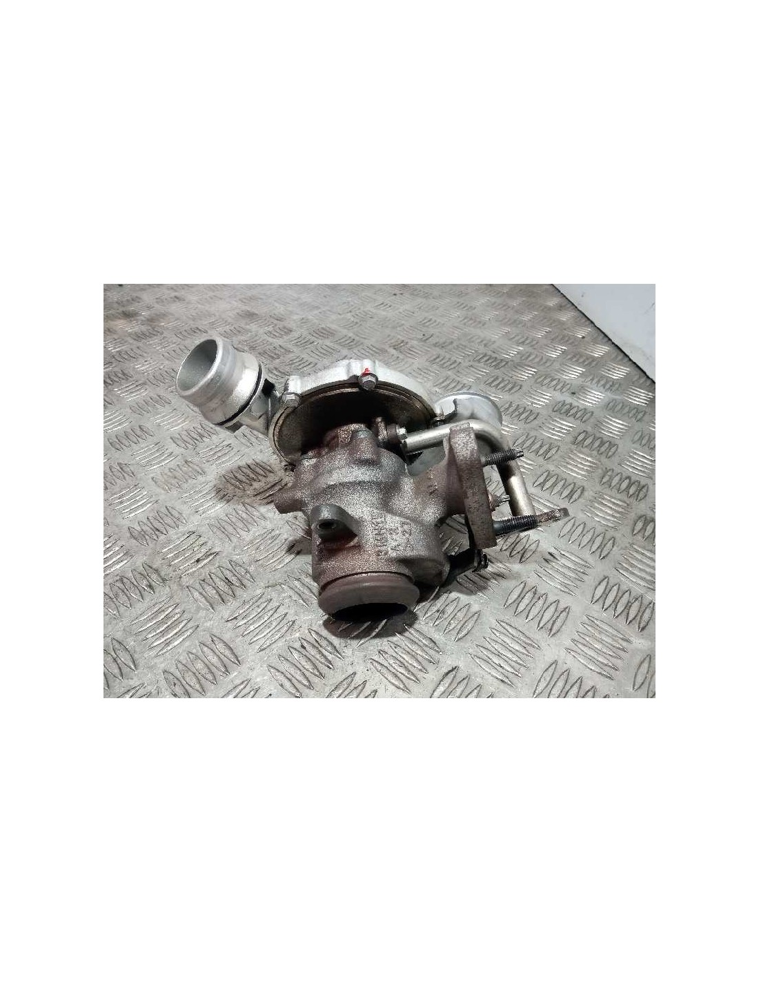 ¿Cómo funciona un turbocompresor? Partes del turbocompresor ...